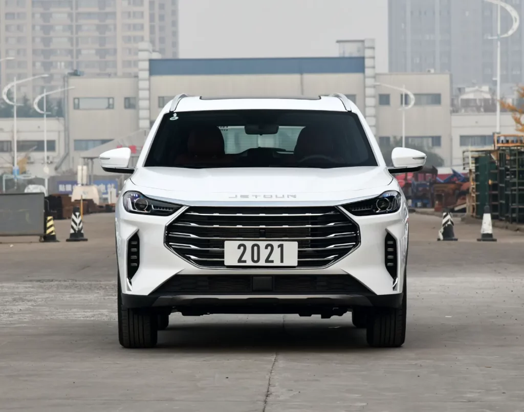 Jetour X70 Plus большой кроссовер для семейных путешествий