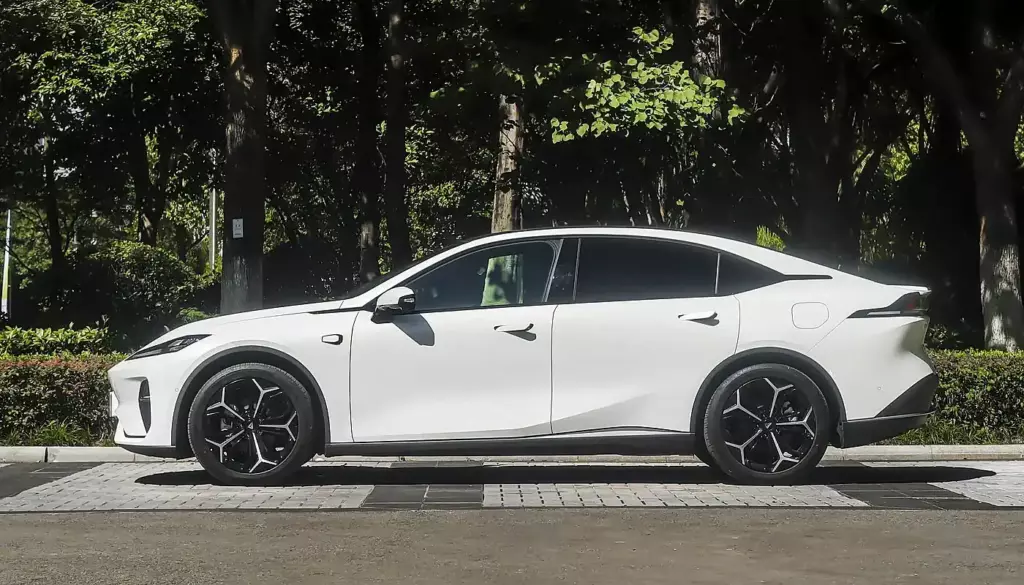 Обновленный Changan Deepal L07 2026 выходит на рынок