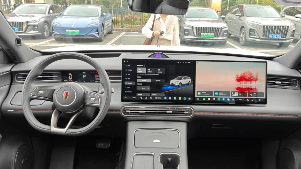 Продажи кроссовера Hongqi HS6 PHEV стартовали в Китае
