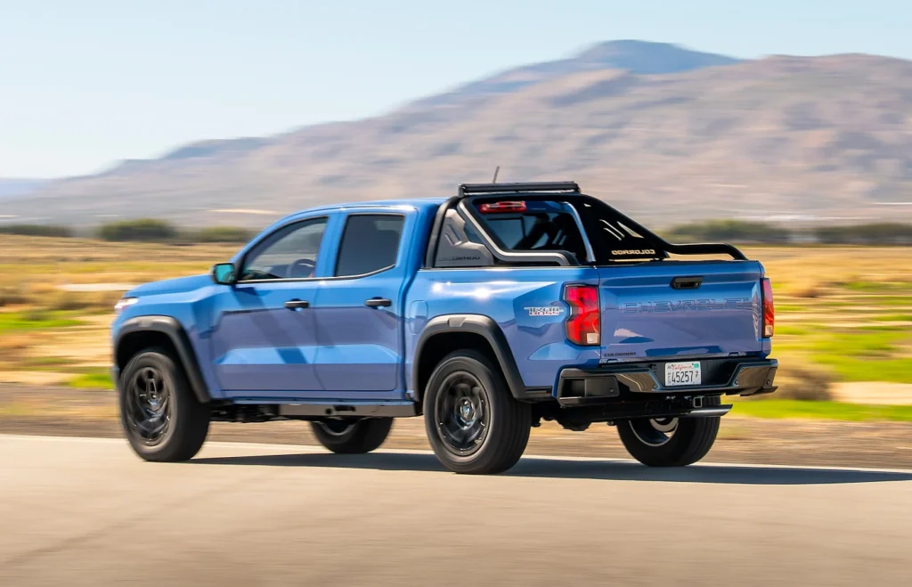 Chevrolet Colorado Trail Boss Midnight Edition: обзор и тест драйв
